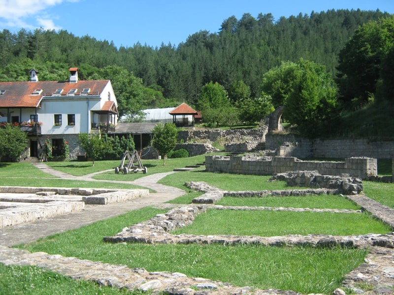 Manastir Gradac